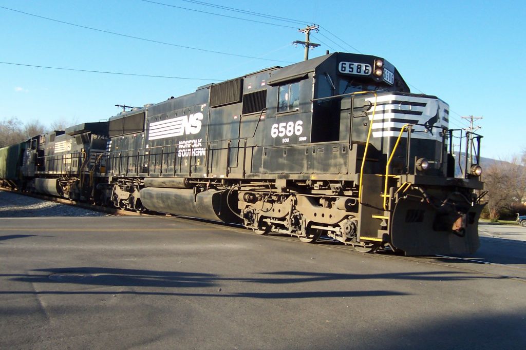 No shortage of SD60's around here